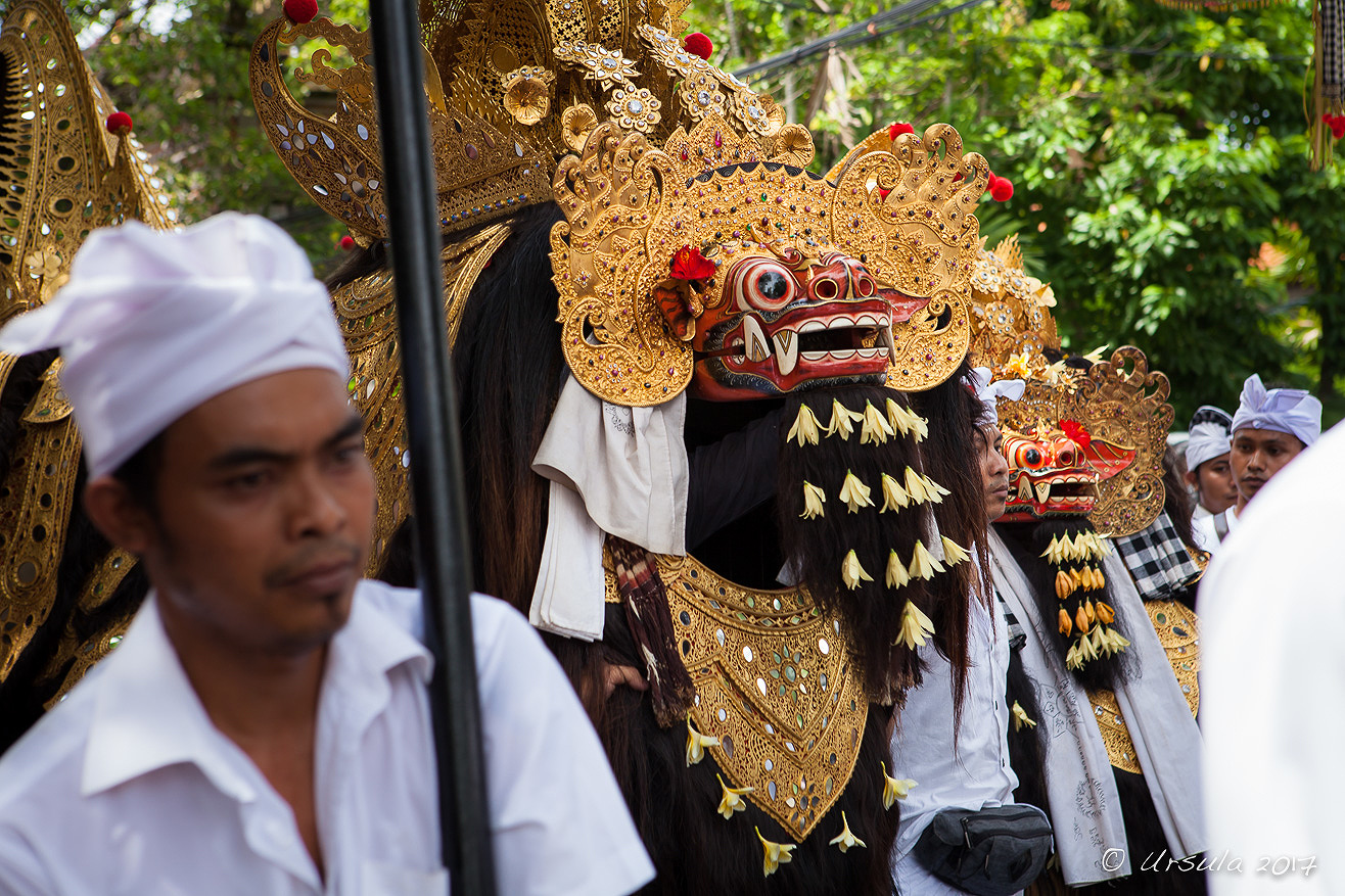 A Hindu Temple Procession, Ubud, Bali » Ursula's Weekly Wanders