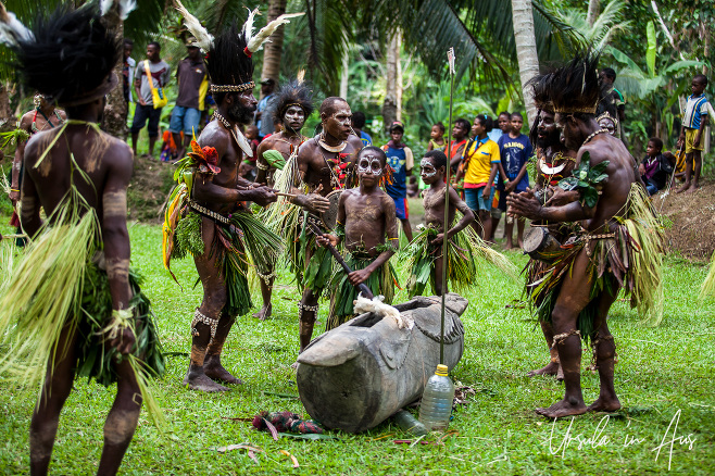 Invitation to the Dance: Middle Sepik Sing-Sing (3), Papua New Guinea ...