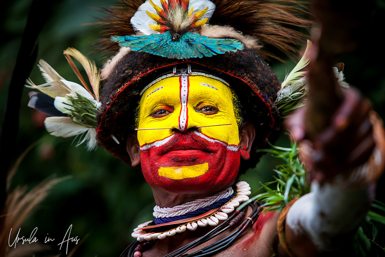 Meet the Huli Wig Men of Papua New Guinea – Paiya Village, Western ...