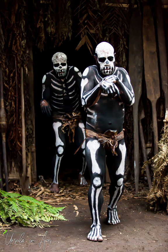 Skeleton Men of the Bugamo Tribe, Chimbu Province – Papua New Guinea ...