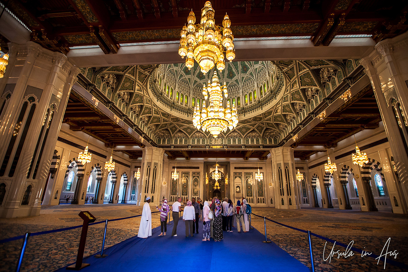 Lines and Curves and Sacred Spaces: Two Muscat Mosques, Oman » Ursula's ...