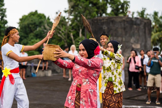 In the Historic Town of Banda Neira, Maluku, Indonesia » Ursula's ...